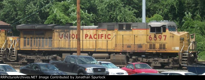 UP 6697, engineer's side